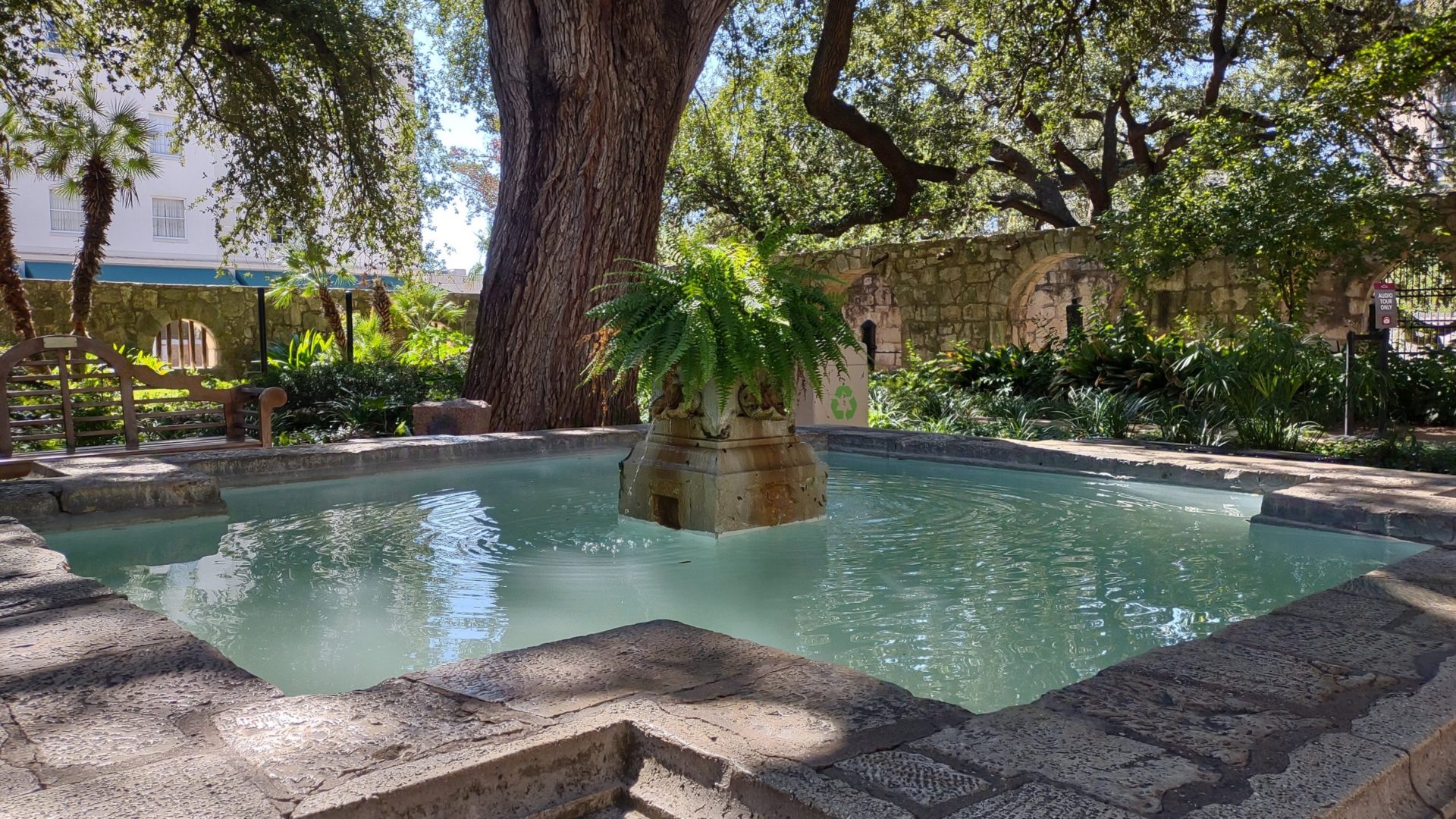 Explore the Alamo: From Mission to Battleground to World Famous Tourist ...