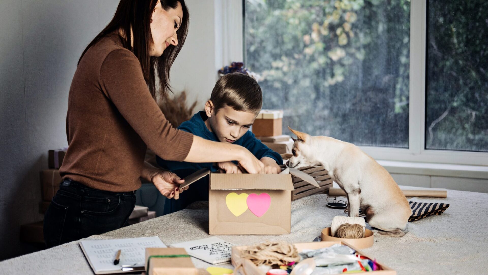A Giant List of Ideas for Kids to Serve Others, Volunteer, and Make a ...