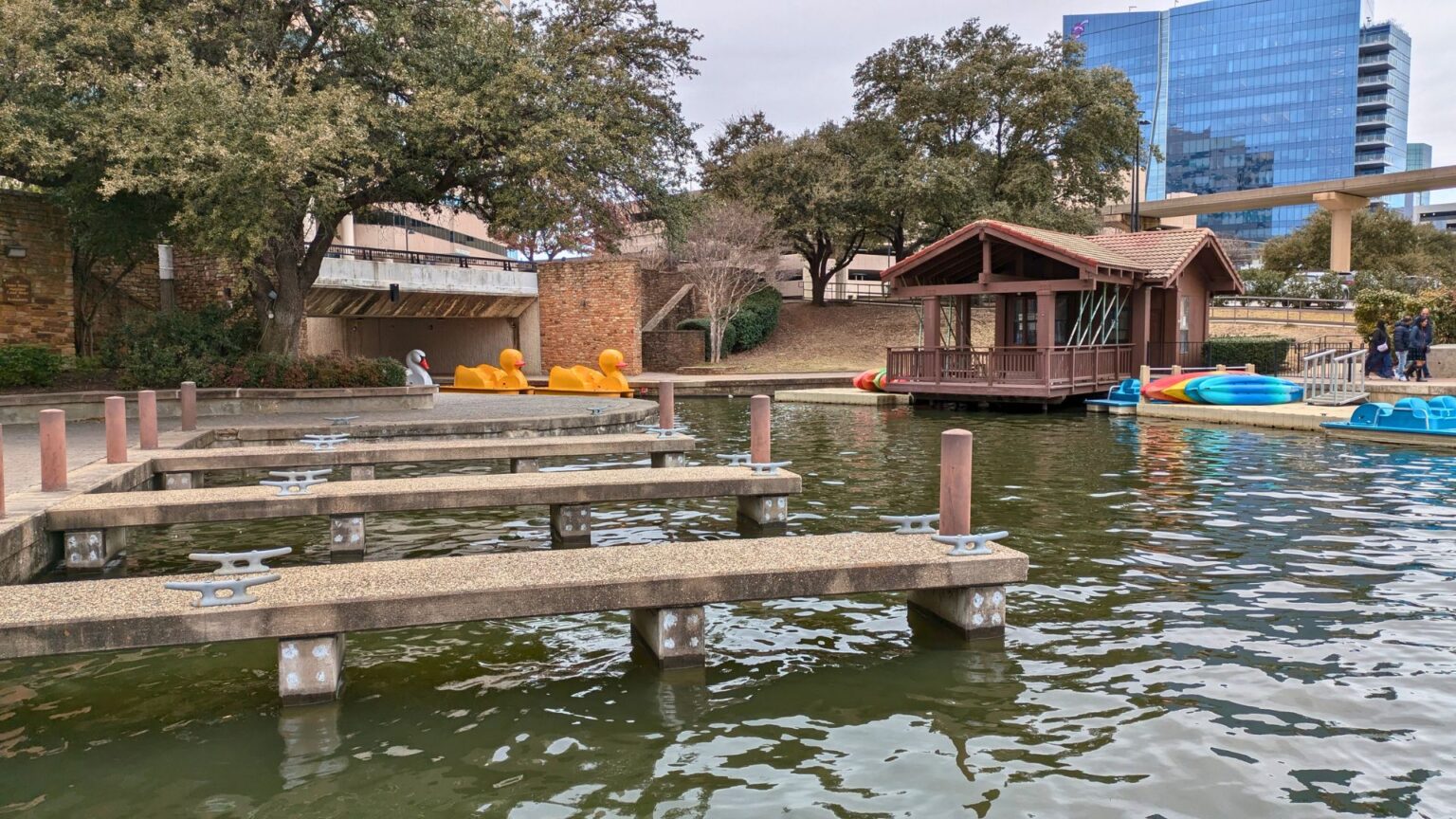 A Charming Venice-Inspired Canal Winds Through Irving, Texas - Field ...