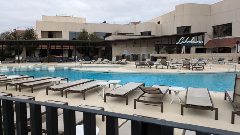 A Charming Venice-Inspired Canal Winds Through Irving, Texas - Field ...